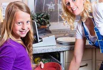 Make Post-dinner Chores Fun with Kids - Paperblog