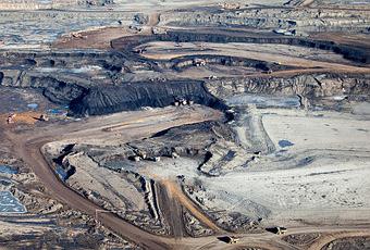 Photographer Captures Tar Sands ‘Destruction’ From Above - Paperblog